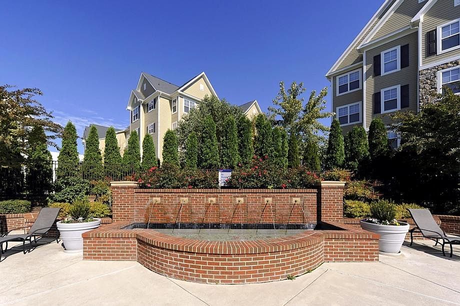 727 Fallsgrove Dr APT 5120, Rockville, MD 20850 | Zillow
