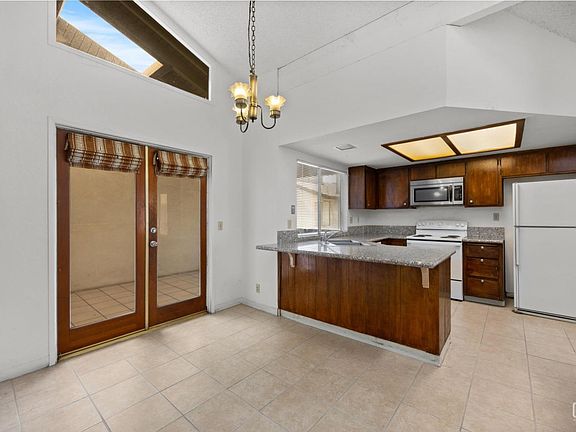 2311 Planz Rd APT 2, Bakersfield, CA 93304 | MLS #202309224 | Zillow