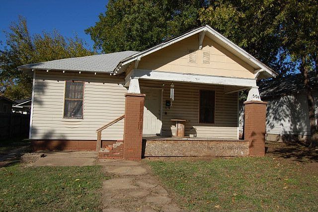 504 E 14th St, Ada, OK 74820 | Zillow