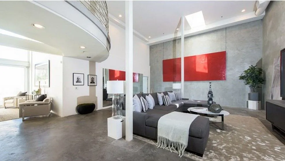 Abandoned: Inside Mary J. Blige's Former Hollywood Hills Mansion ...