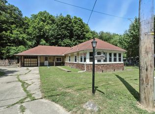 302 Hampshire Colony, Buchanan, MI 49107 | MLS #25043843 | Zillow