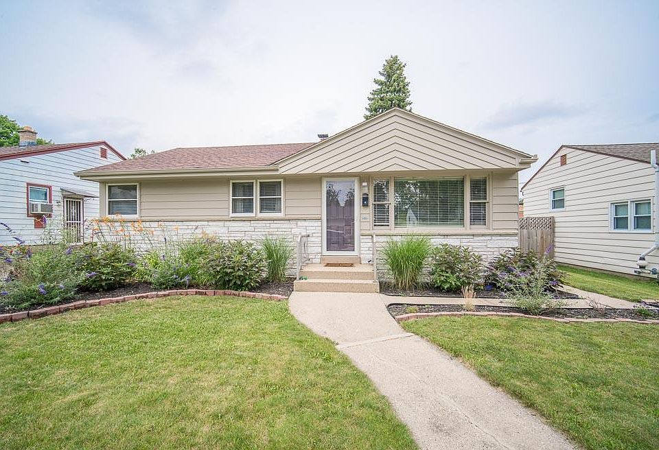 8318 W Melvina St, Milwaukee, WI 53222 | Zillow