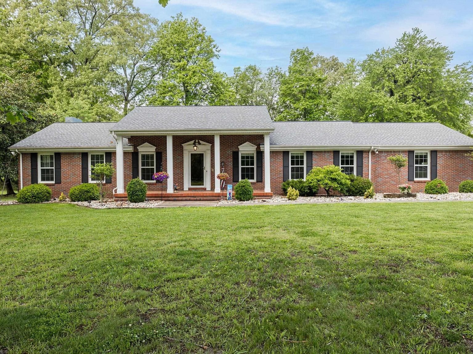 345 Robertson Rd S, Murray, KY 42071 | MLS #126757 | Zillow