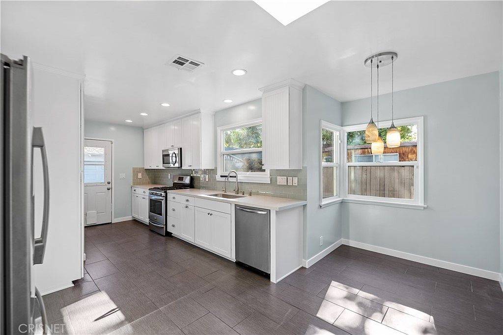 18942 Arminta St, Reseda, CA 91335 | Zillow