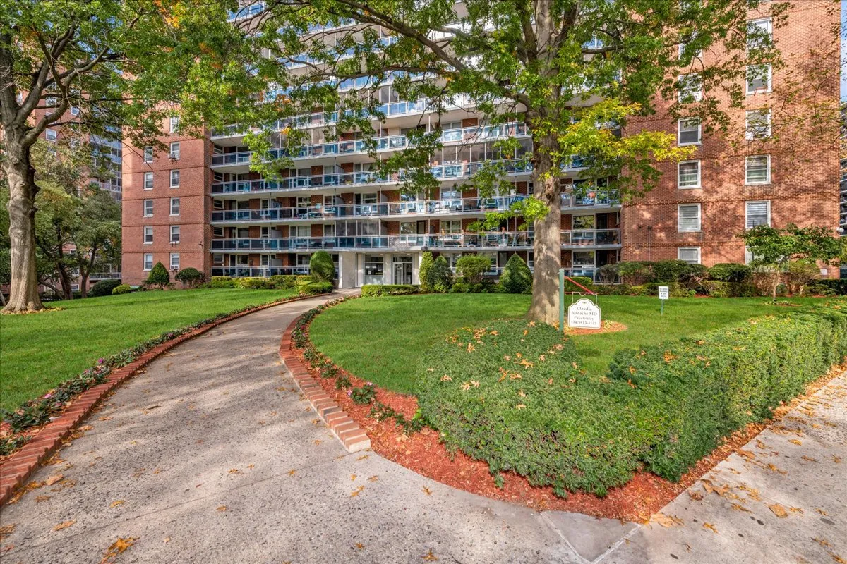 98-05 63rd Road #10J in Rego Park, Queens | StreetEasy