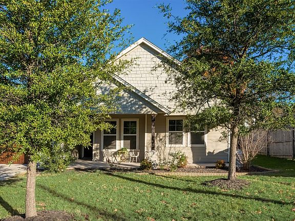 402 N Trinity St, Decatur, TX 76234 | MLS #20492105 | Zillow