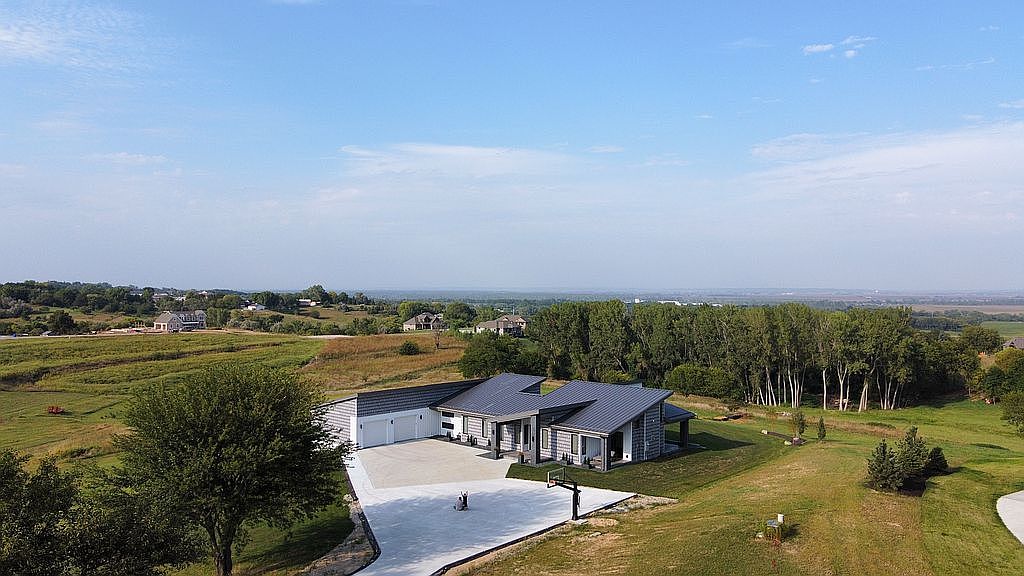6402 Big Sky Ln, Fort Calhoun, NE 68023 | Zillow