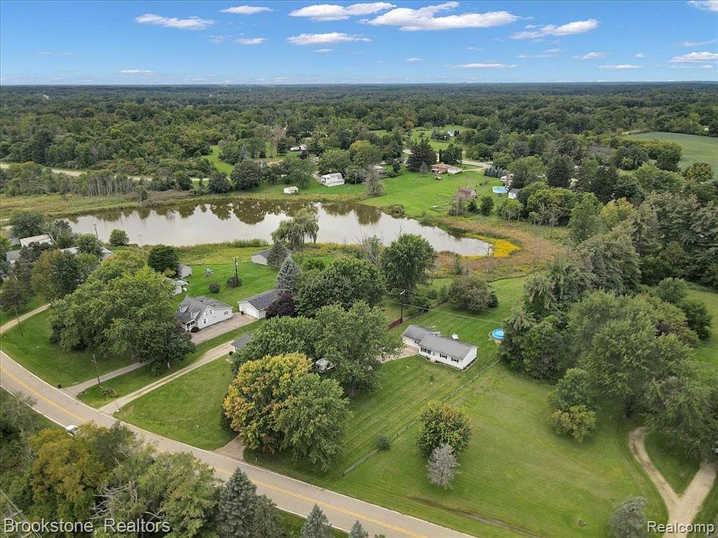 3664 Genesee Rd, Lapeer, MI 48446 | MLS #20230078218 | Zillow
