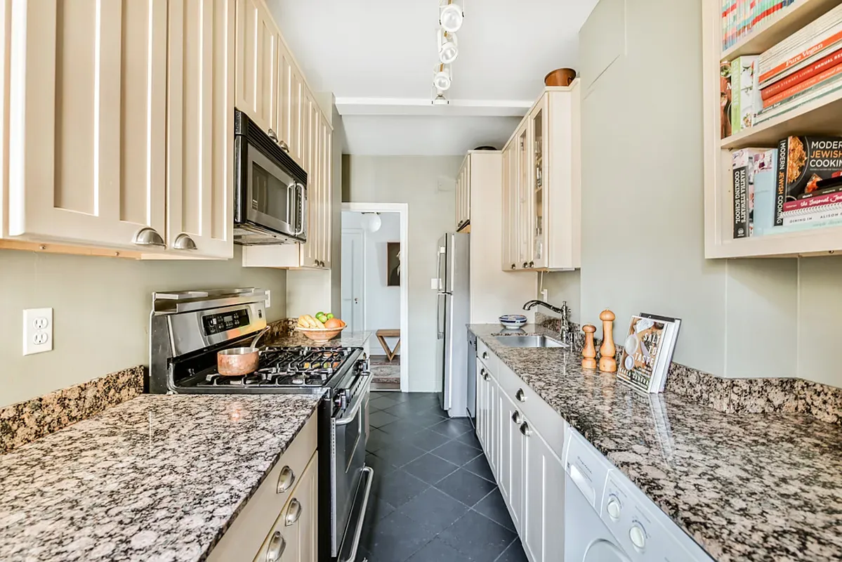 135 Eastern Parkway #4J in Prospect Heights, Brooklyn | StreetEasy