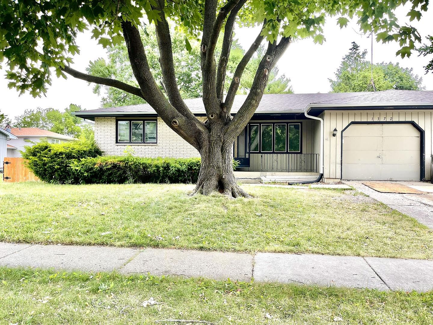 1372 Todd Farm Dr, Elgin, IL 60123 | Zillow