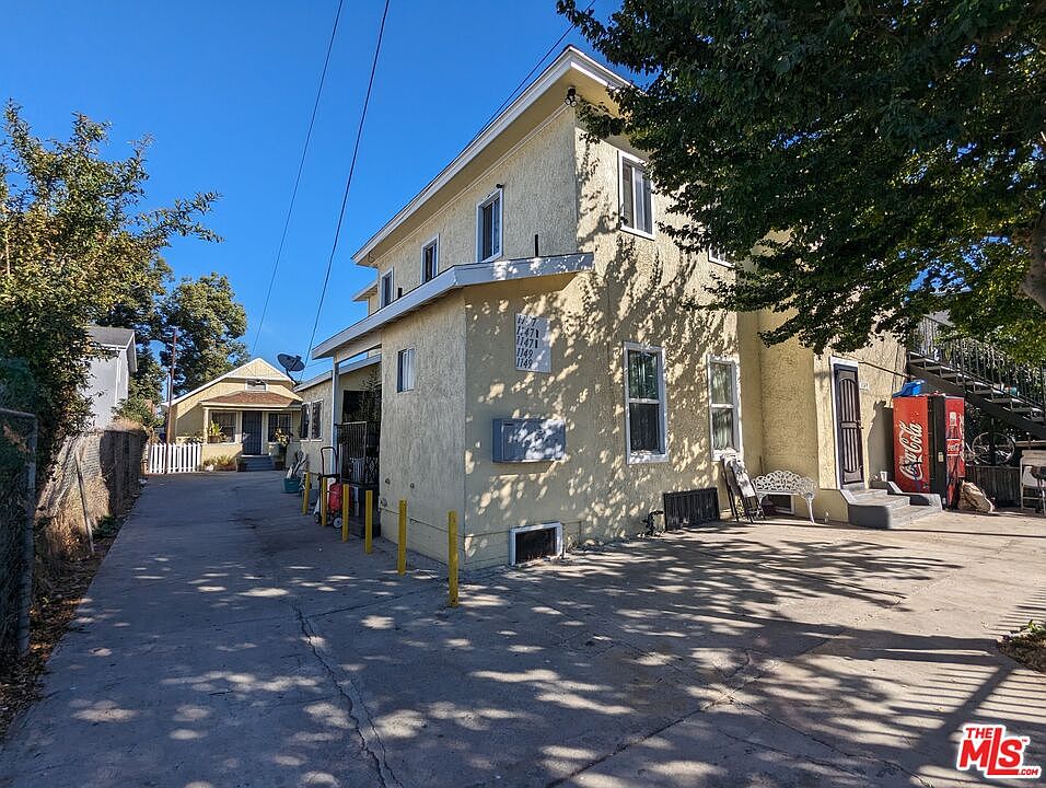 1147 E 46th St, Los Angeles, CA 90011 | Zillow