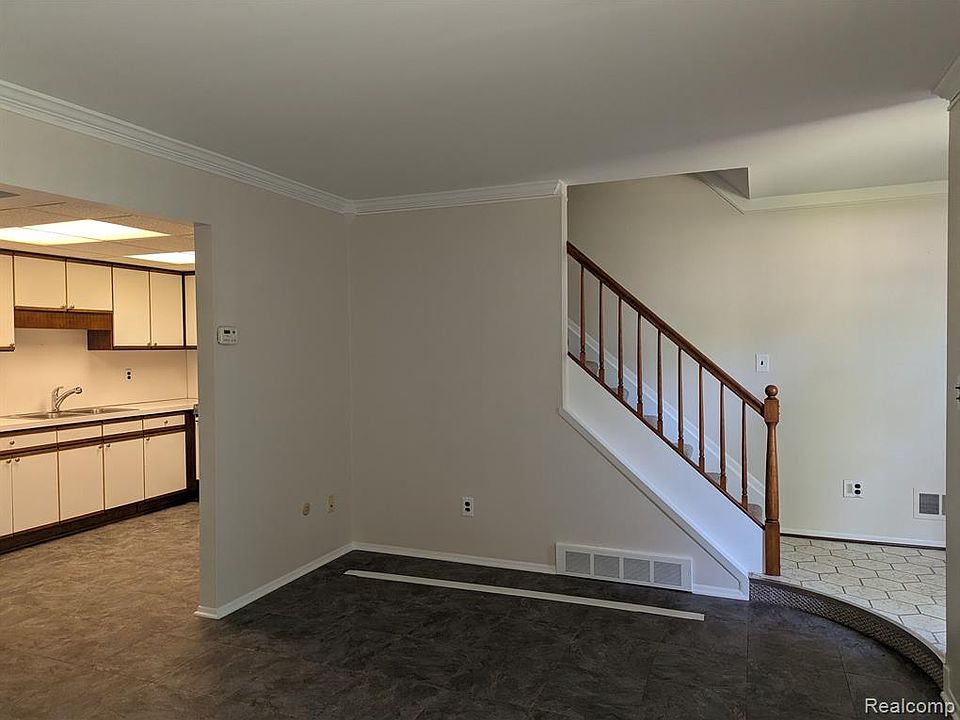29792 City Center Dr Warren, MI, 48093 - Apartments for Rent | Zillow