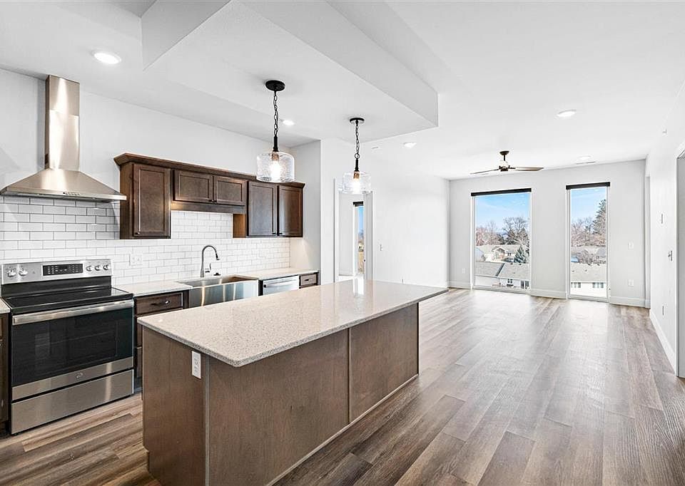 6 Russell Slade Blvd Coralville IA | Zillow