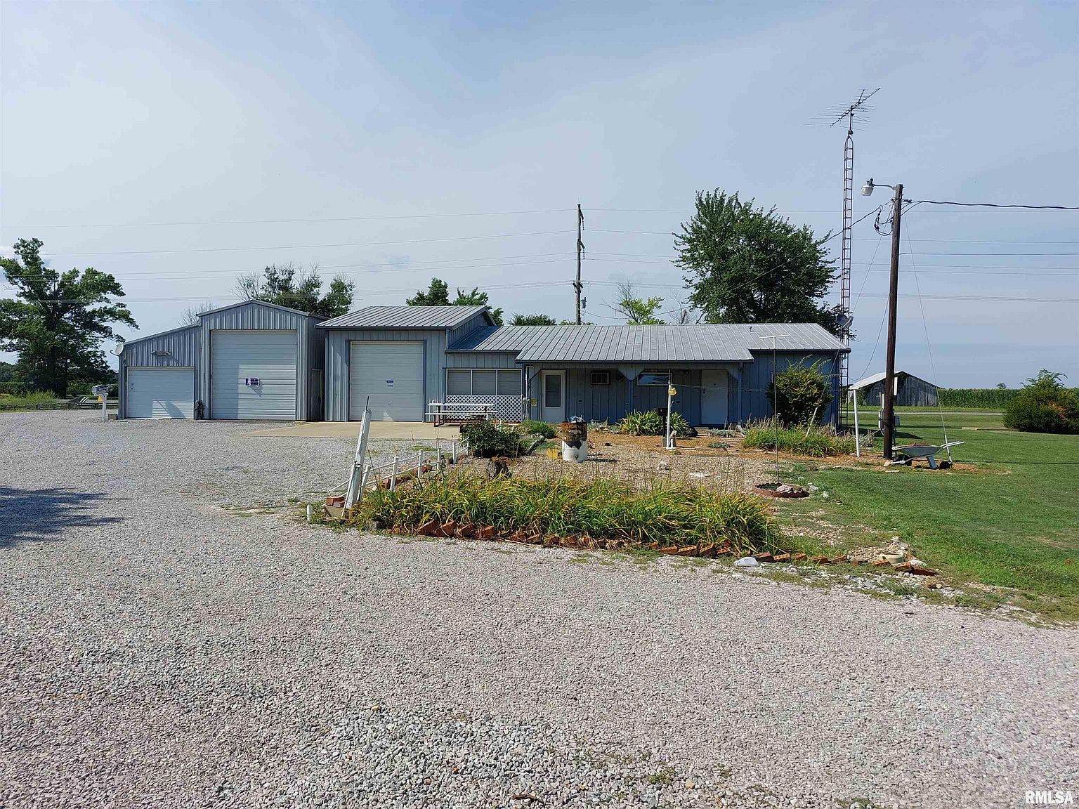 9773 E State Highway 148, Bonnie, IL 62816 | MLS #EB449642 | Zillow