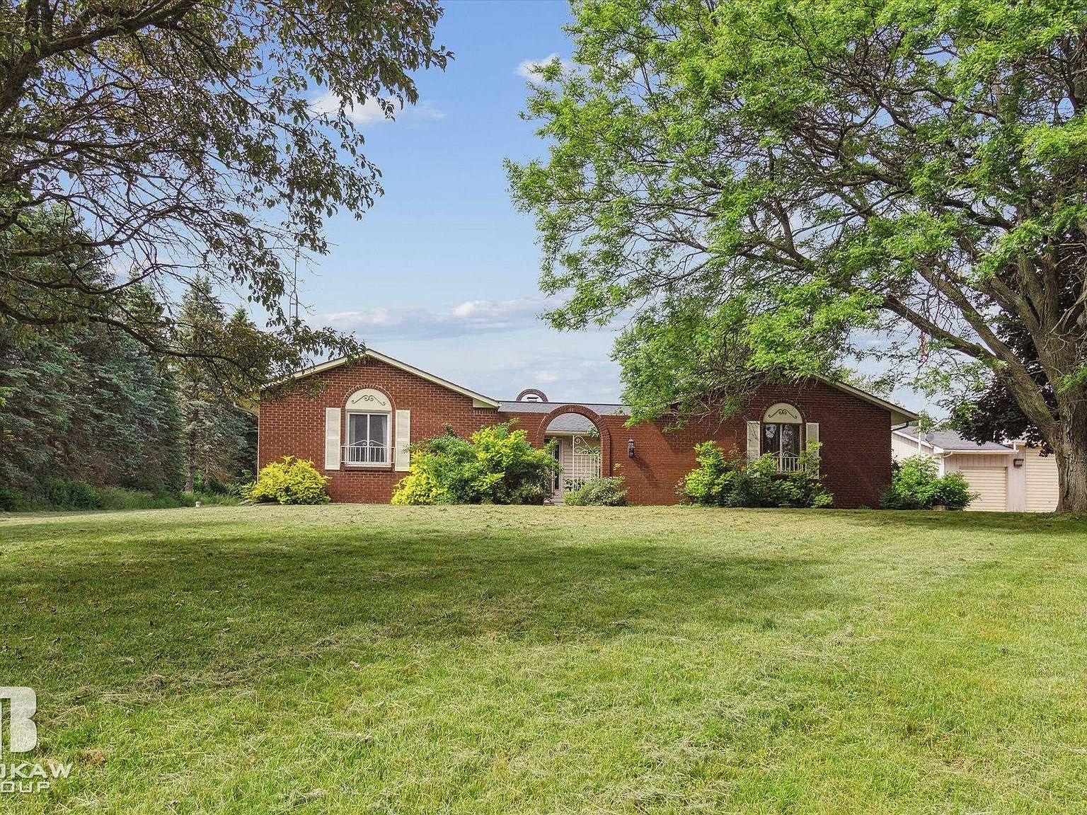 5950 Cobb Rd, Lapeer, MI 48446 | Zillow