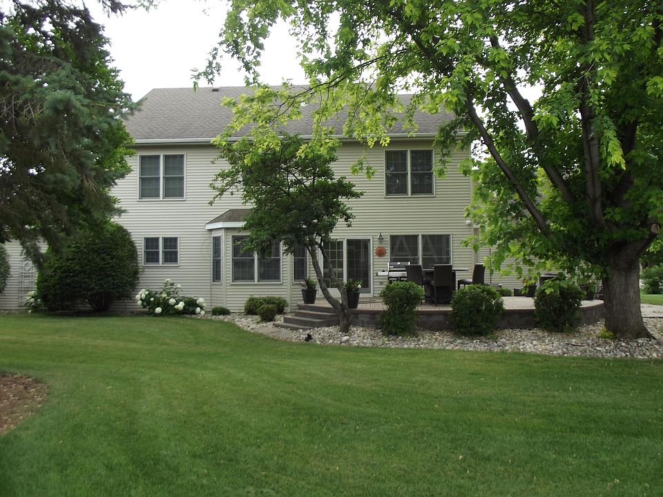 1504 Oakwood Ave, Wahpeton, ND 58075 | MLS #23-3009 | Zillow