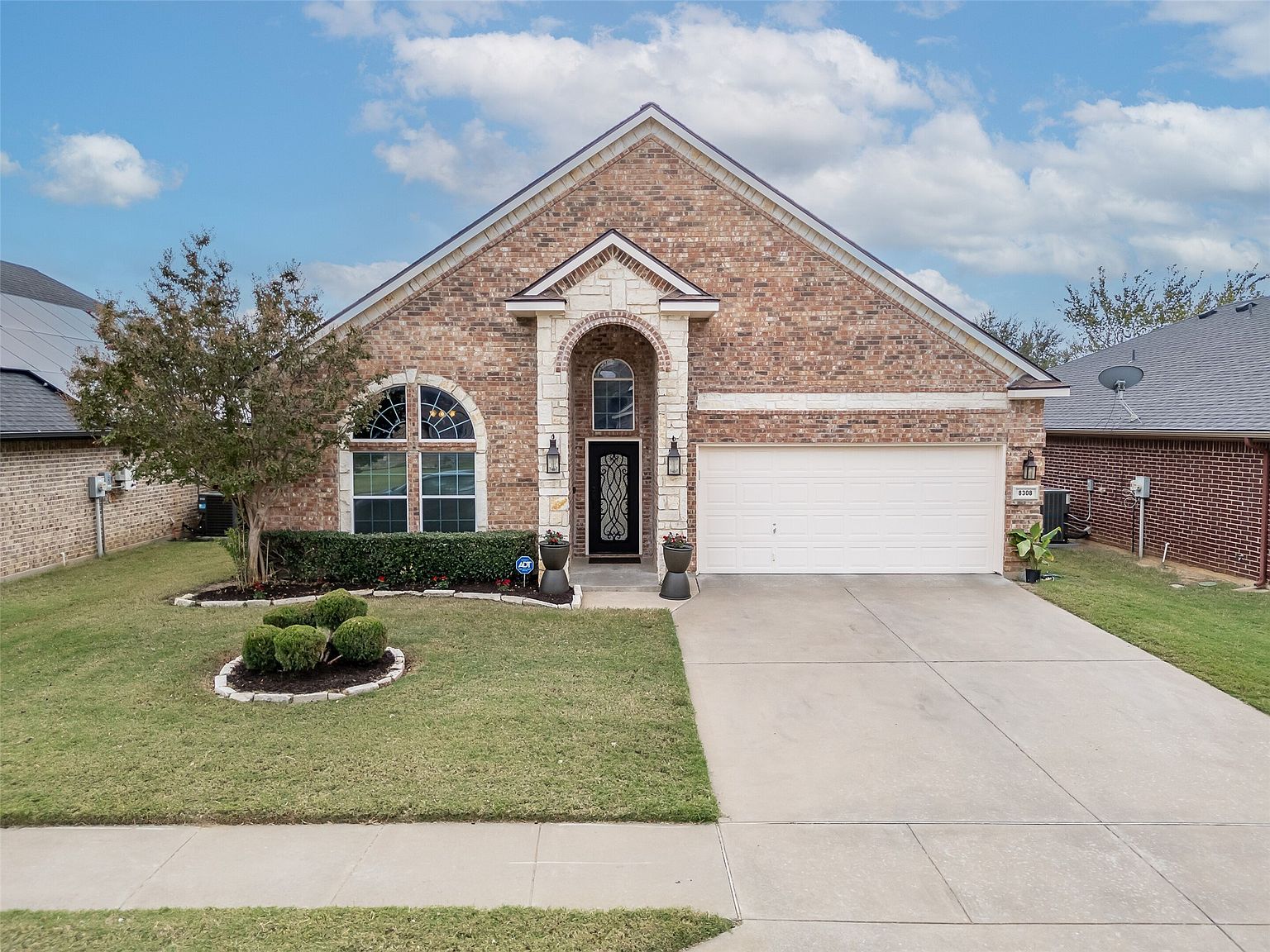 8308 Fall Crest Dr, Hurst, TX 76053 | MLS #20882127 | Zillow