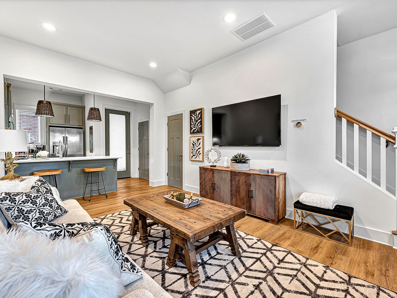 394 S Hill Ave, Fayetteville, AR 72701 | Zillow