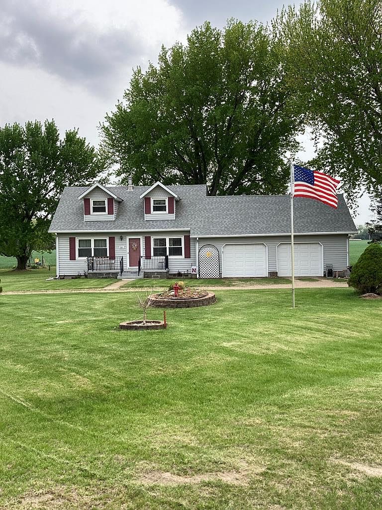 521 Elm St, Saint Libory, NE 68872 | Zillow