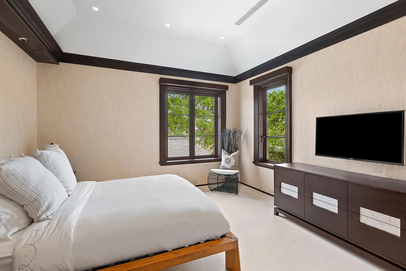 This $60 Million Mecox Bay Estate Includes a 750-Gallon Shark Tank ...