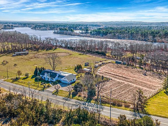 2079 River Road, Calverton, NY 11933 | Zillow