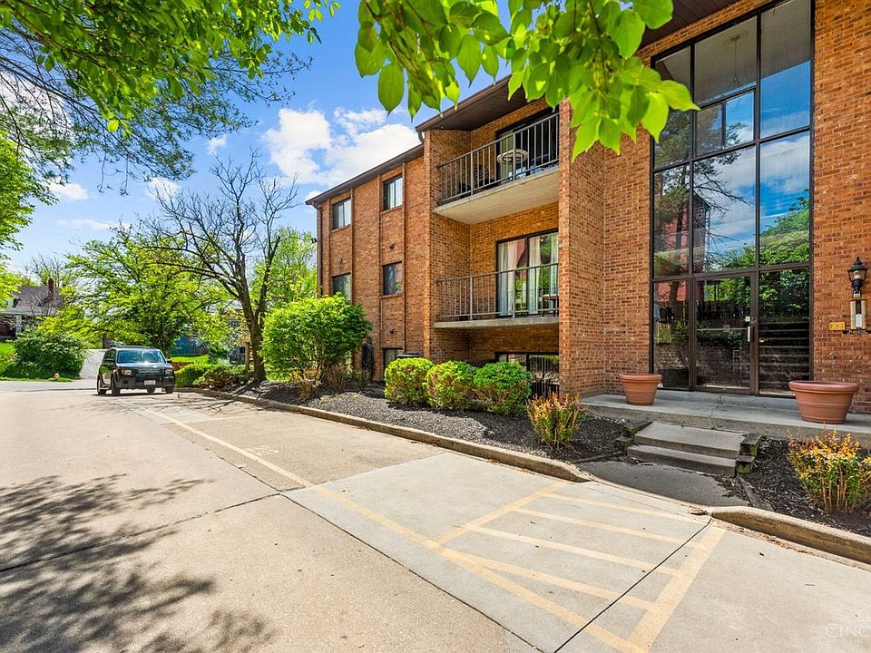 518 Riddle Rd APT 3, Cincinnati, OH 45220 | Zillow