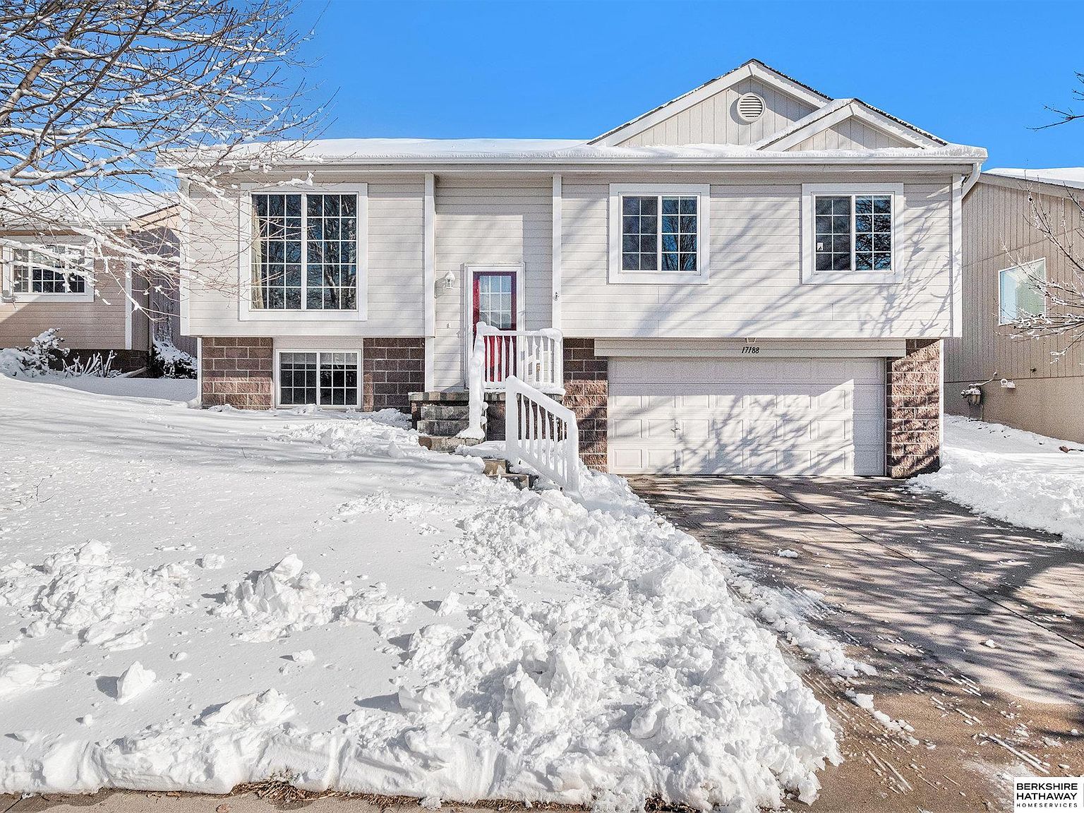 17188 Manderson St, Omaha, NE 68116 | Zillow