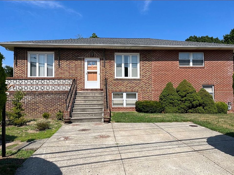 514 Sweet Hollow Rd, Melville, NY 11747 | Zillow