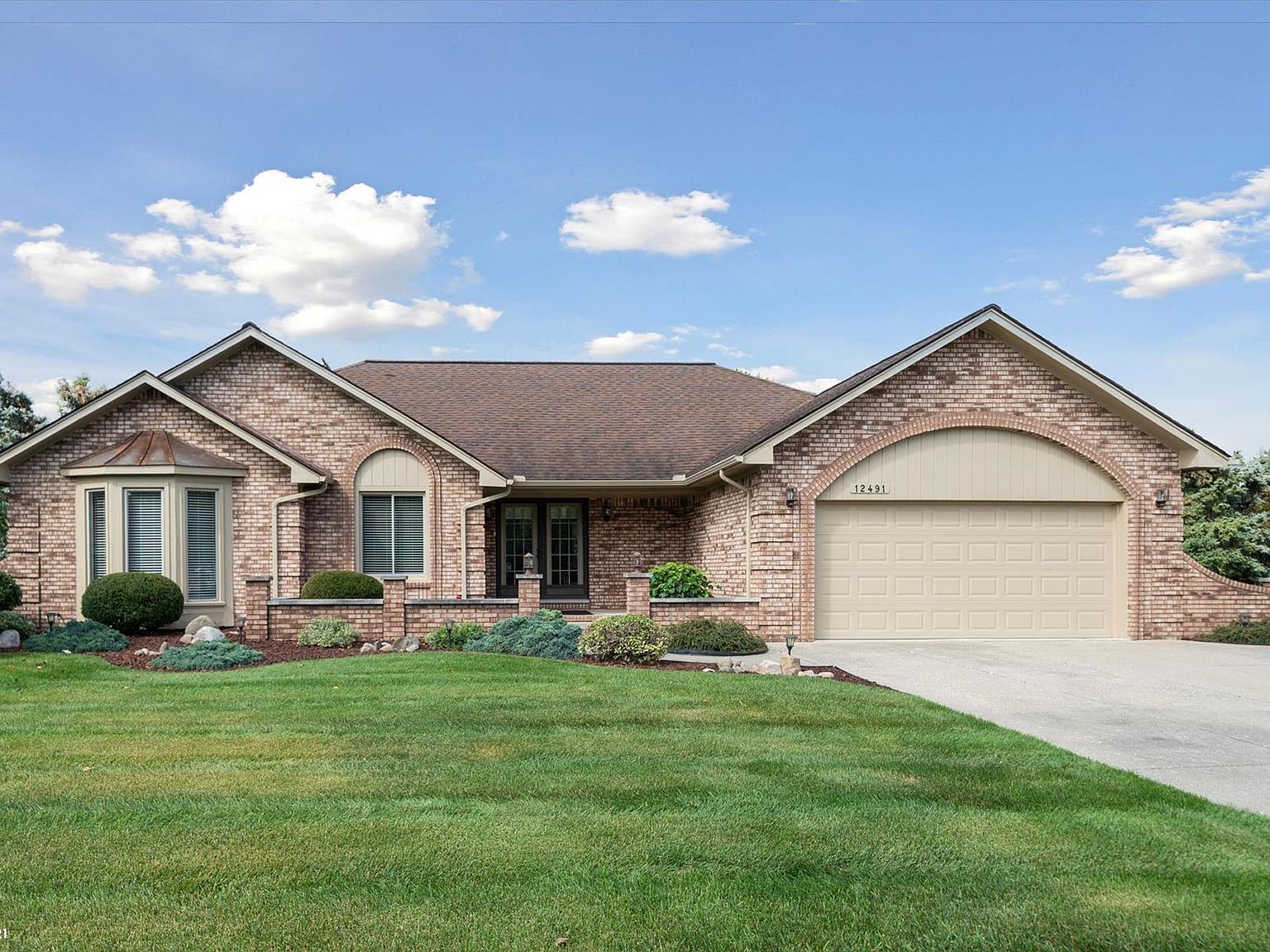12491 Cedar Ct, Shelby Township, MI 48315 | Zillow