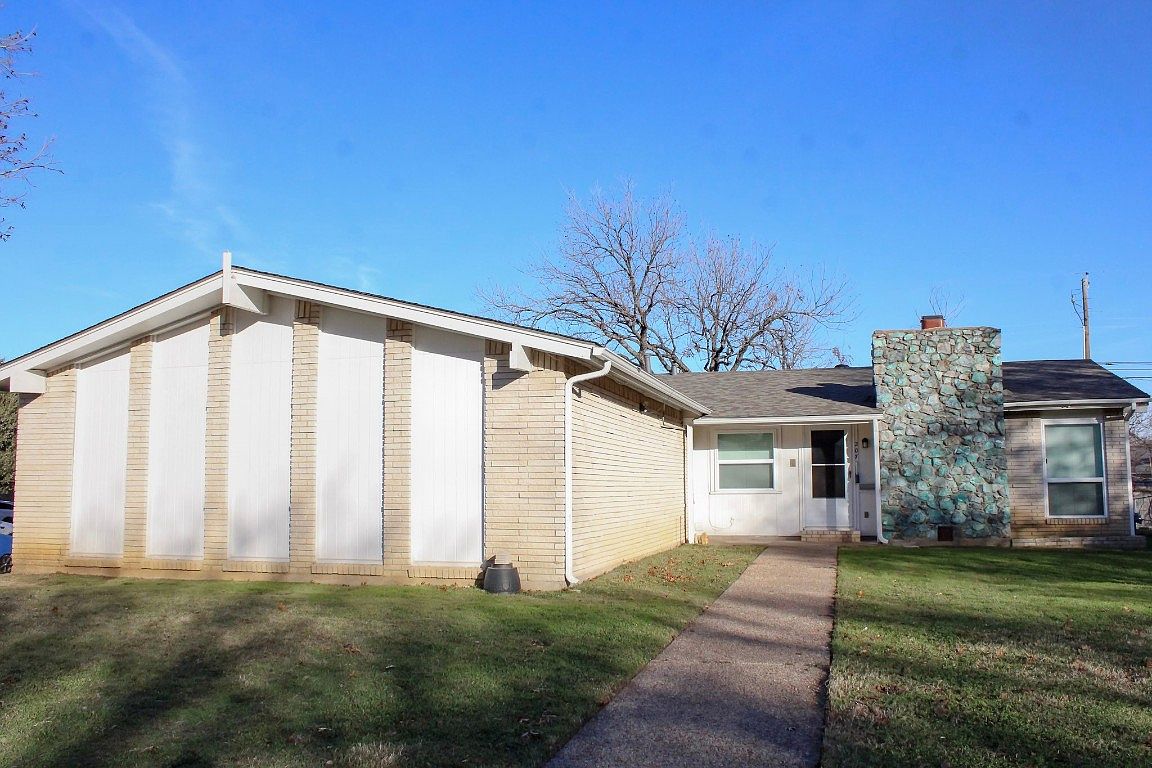 207 Huntington Dr, Euless, TX 76040 | MLS #20510819 | Zillow