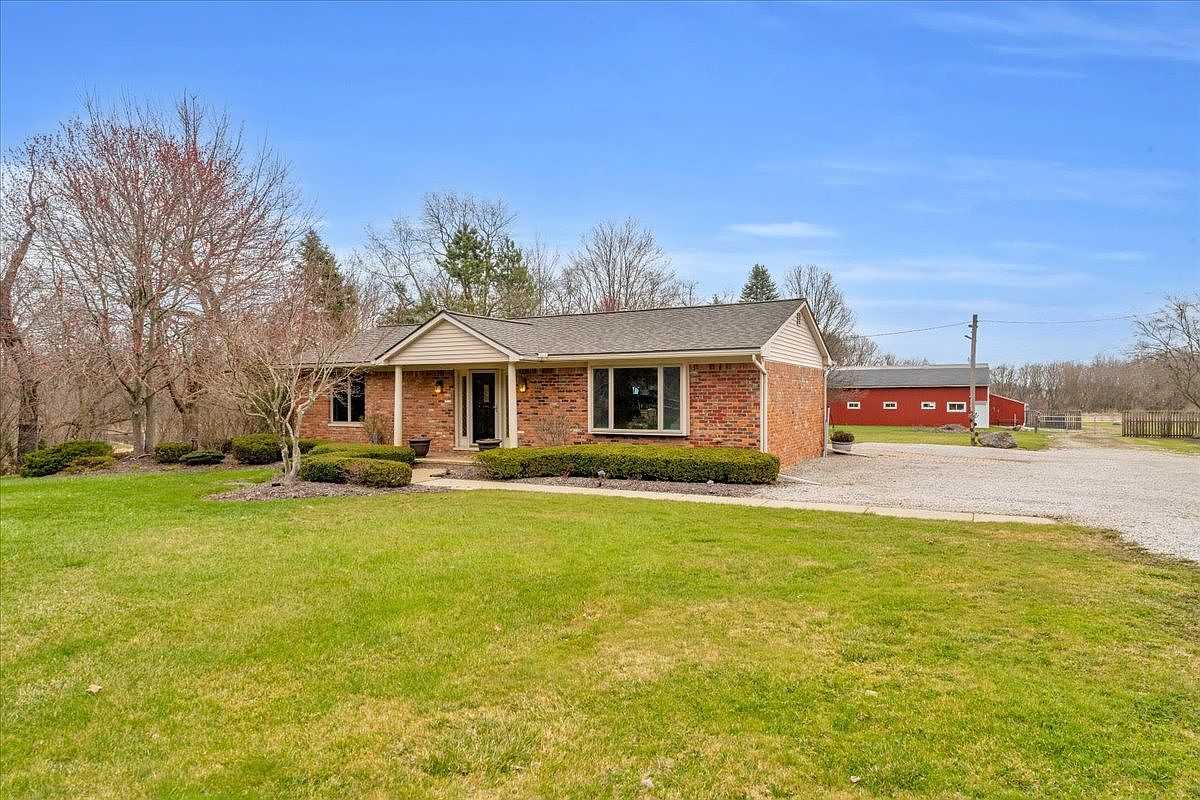 25060 Milford Rd, South Lyon, MI 48178 | MLS #20250022179 | Zillow