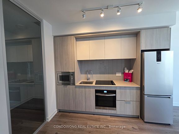 395 Square One Dr #215, Mississauga, ON L5B 0E2 | Zillow