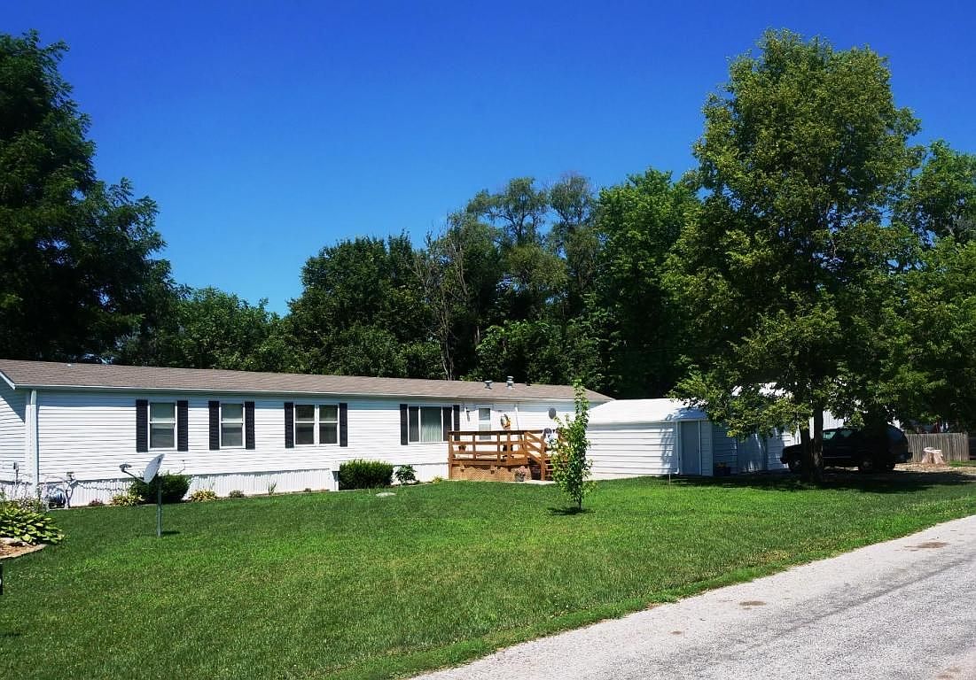 305 5th St, Pacific Junction, IA 51561 | Zillow