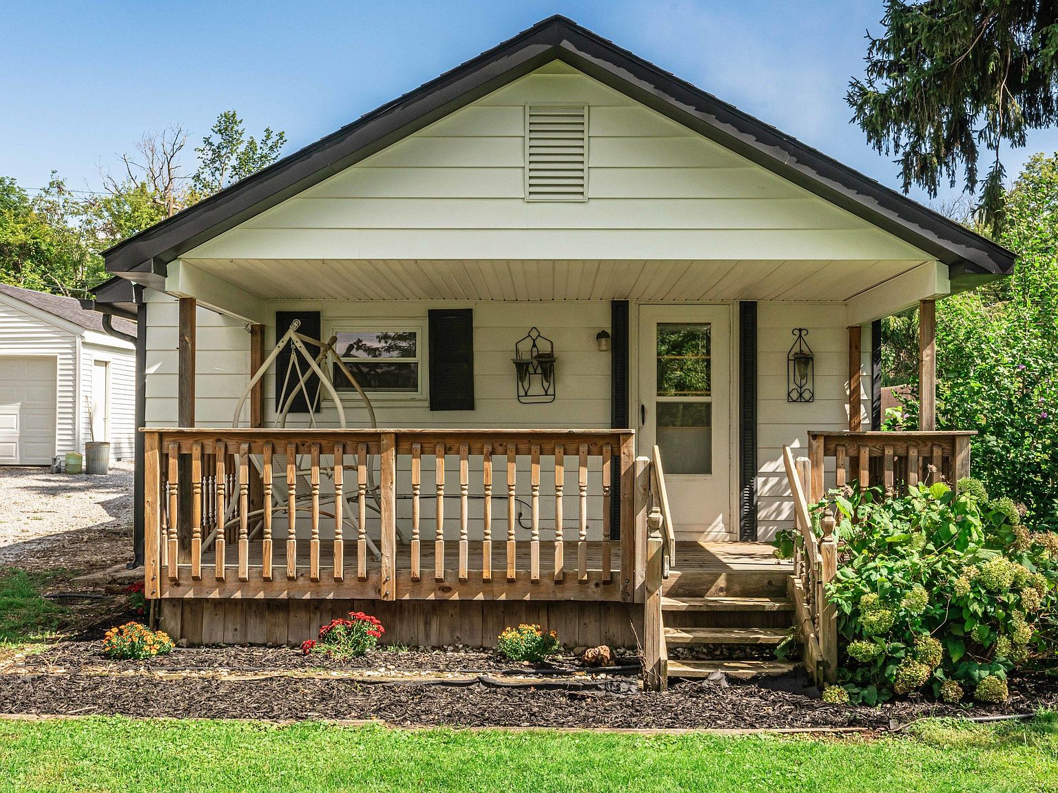 310 Donovan St, South Lyon, MI 48178 | Zillow