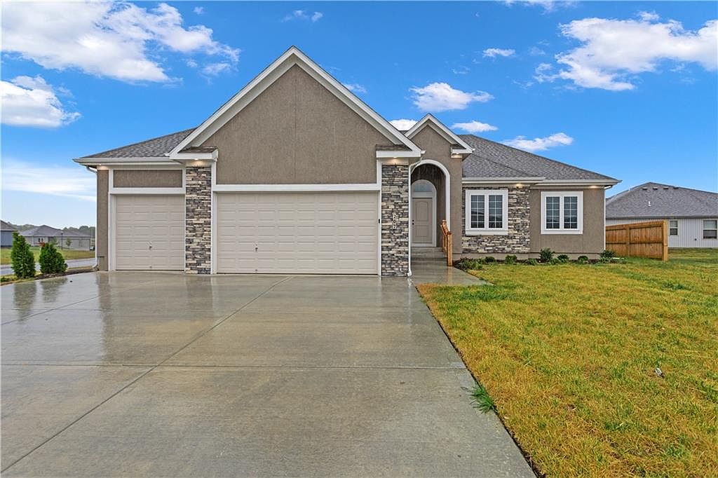 207 SW Eagles Ridge Dr, Blue Springs, MO 64014 | Zillow