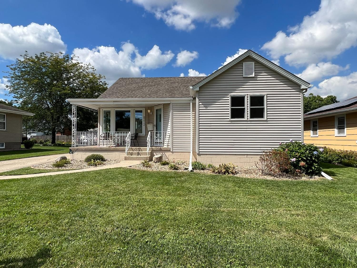 8212 Jackson Ave, Munster, IN 46321 | MLS #538617 | Zillow
