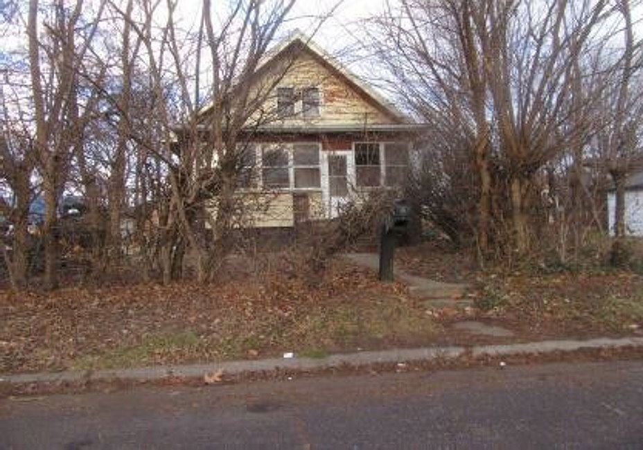 2023 N Underhill St, Peoria, IL 61604 | Zillow