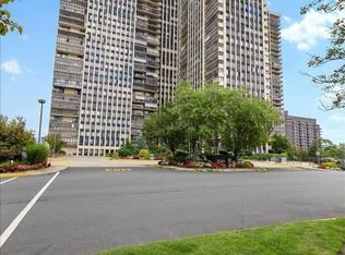 300 Winston Dr APT 1223, Cliffside Park, NJ 07010 | MLS #24027267 | Zillow