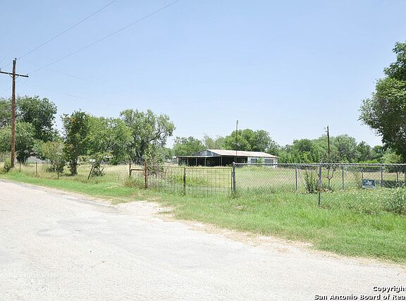 210 COUNTY ROAD 744, Yancey, TX 78886 | MLS #1776812 | Zillow