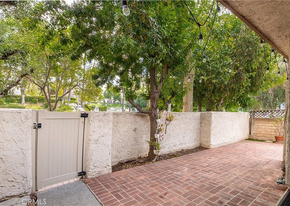 6121 Shoup Ave Woodland Hills CA | Zillow