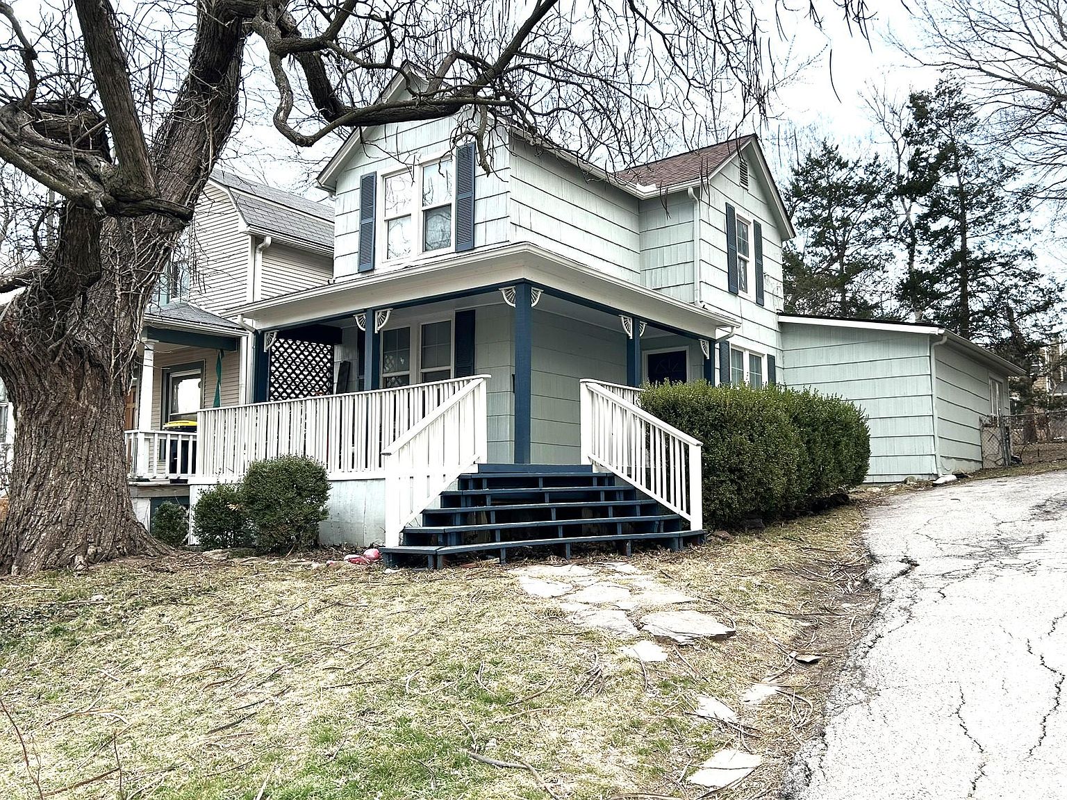3819 State Line Rd, Kansas City, MO 64111 | Zillow