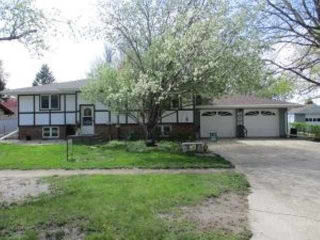 209-209 N Superior St, Emmetsburg, IA 50536 | Zillow