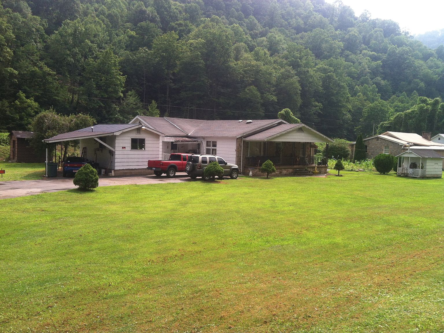 16389 Ky Route 122, Hi Hat, KY 41636 | Zillow
