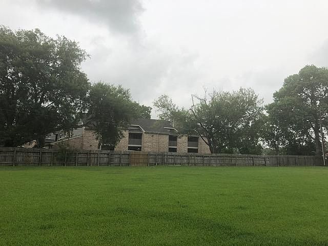 101 E Hospital Dr, Angleton, TX 77515 | Zillow