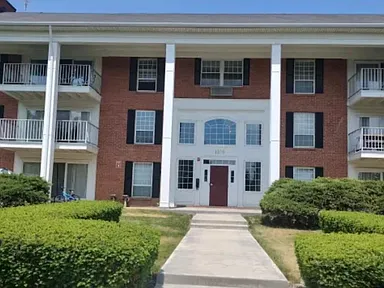 1108 N Plum Grove Rd Schaumburg IL | Zillow