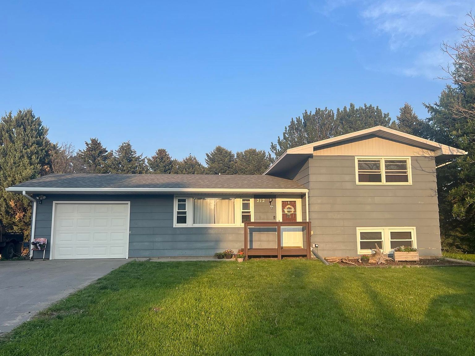 212 S Avenue D, Martin, SD 57551 | Zillow