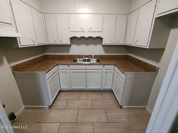 5632 Rose Dr, Moss Point, MS 39563 | Zillow