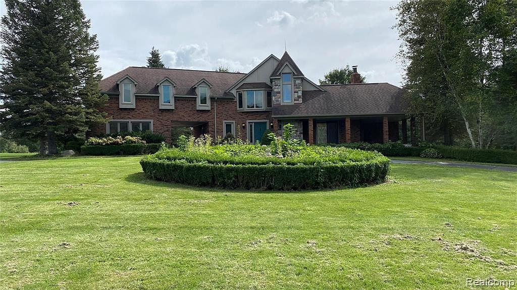 3941 Stoney Creek Rd, Oakland, MI 48363 | Zillow