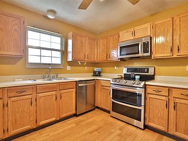 2404 Copper Creek Rd, Maryville, IL 62062 | Zillow