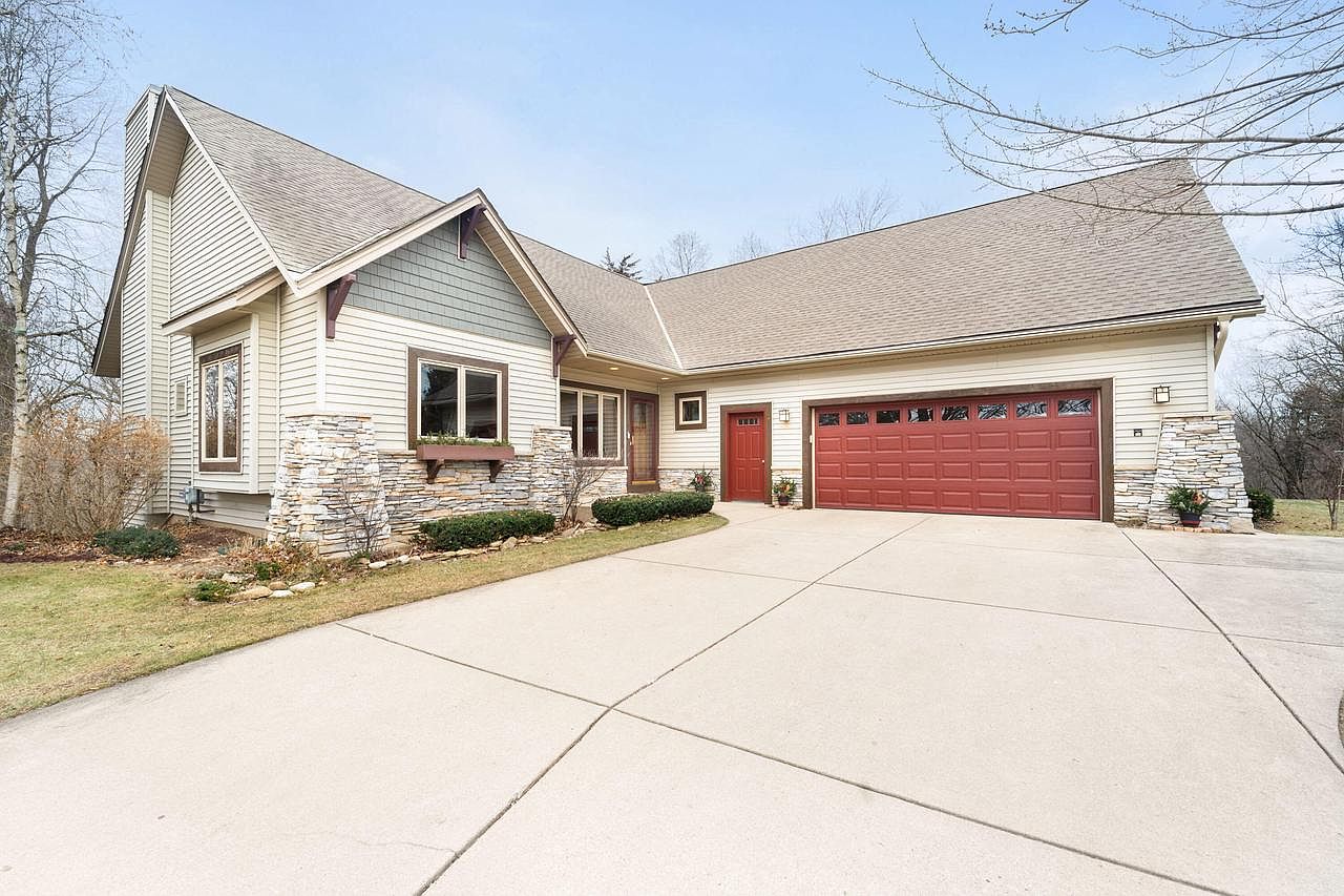 100 Accipiter COURT, Burlington, WI 53105 | MLS #1901931 | Zillow